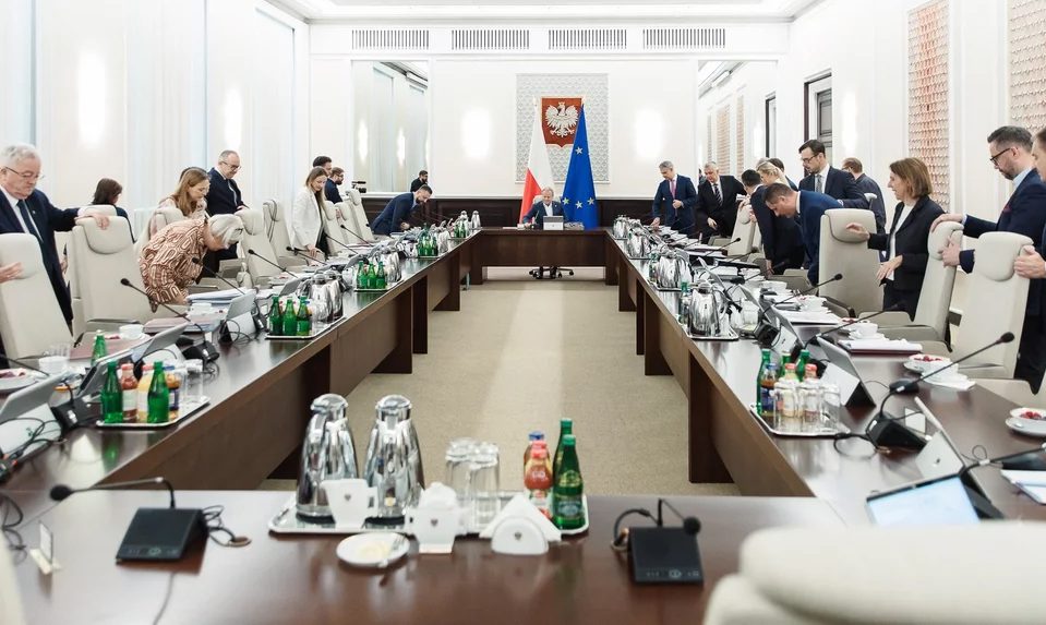 Bejsment - Rząd ustalił płacę minimalną na 2026 rok. 4806 zł brutto ...